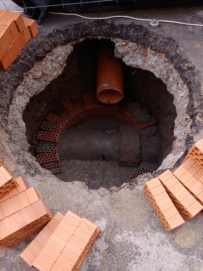 Foto: Construccion de Pozo de Registro en Colector Municipal de Pozomad ...