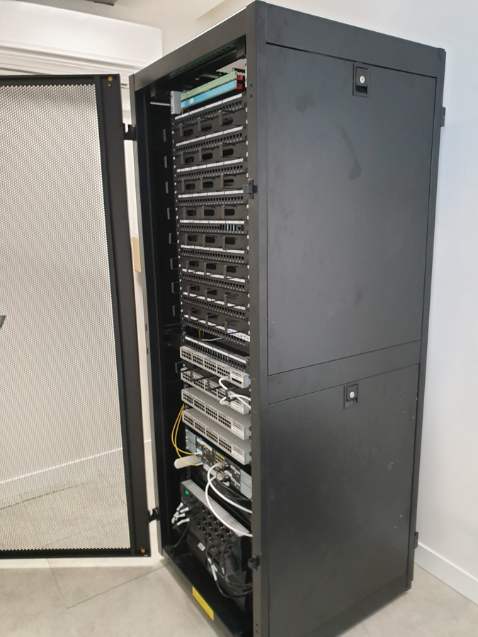 Foto: Racks Comunicaciones de Hecrau Servicios #2532731 - Habitissimo