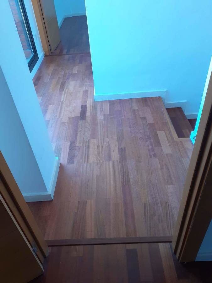 Foto: Instalación de Parquet y Roda Pies de Soluciones Integrales Solín ...
