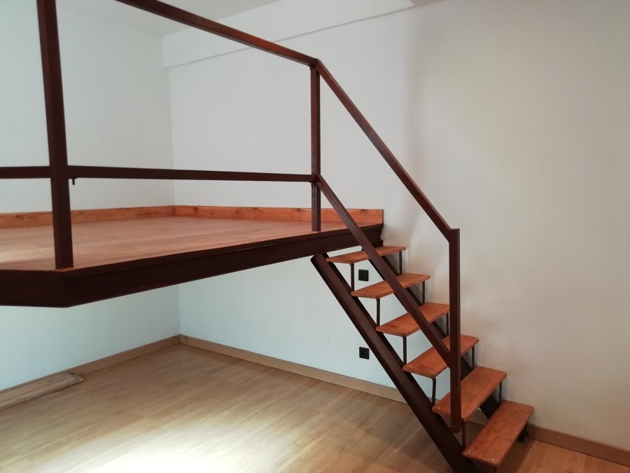 Foto: Construcción a Medida de Altillo de Madera y Hierro de Pintores ...