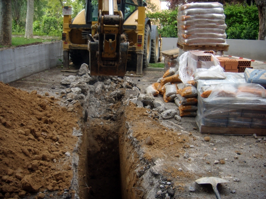 Foto: Apertura de Zanja. de Www.poceria Y Limpiezas Leon #406611 ...