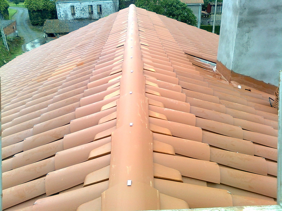 Foto: Cumbrera en Seco de Construcciones Y Rehabilitaciones Barrio S.l ...