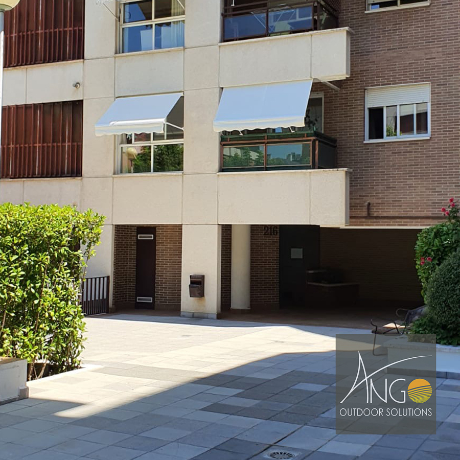 Foto: Toldo Estor o Vertical de Ango Outdoor Solutions #2636561 - Habitissimo