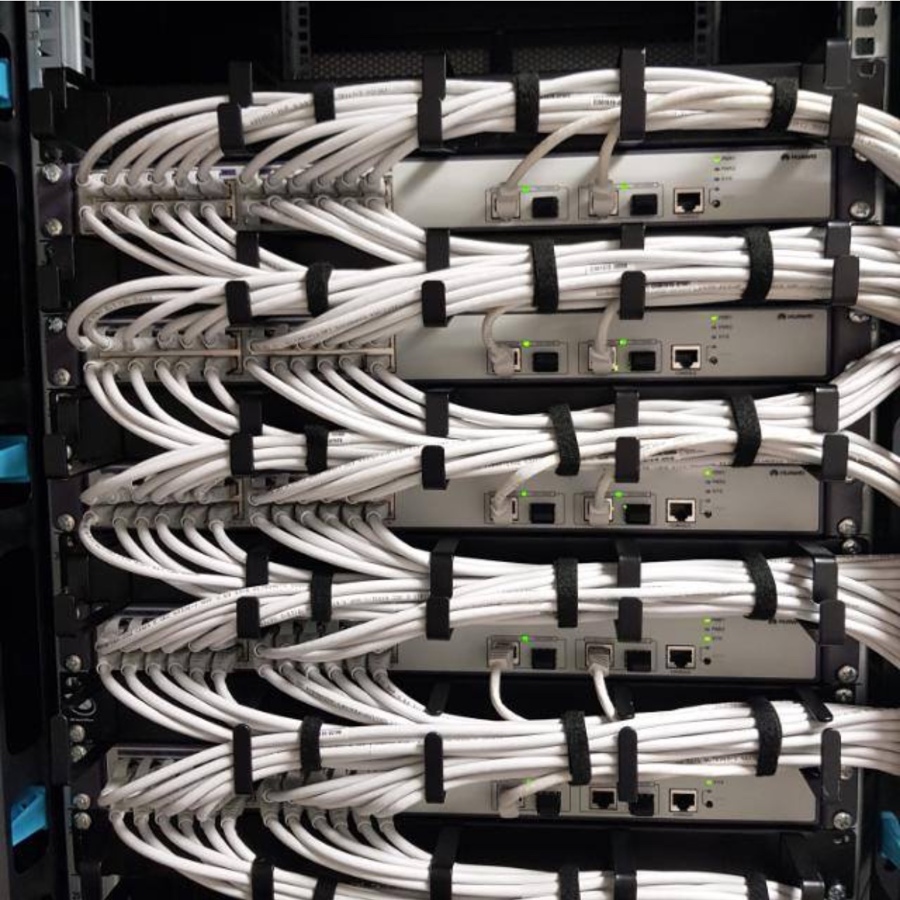 Foto: Parcheado Cables Rack de Electricidad Cabrejas López #1930430 ...