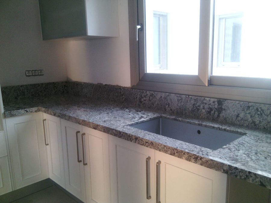 Foto: Encimera Cocina Granito Lennon de Naturamia de Marbres Octavio ...