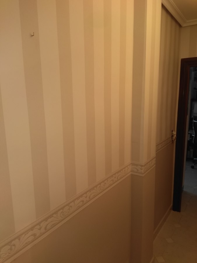 Foto: Colocación Papel y Cenefa de Pinturas Divad #2147469 - Habitissimo