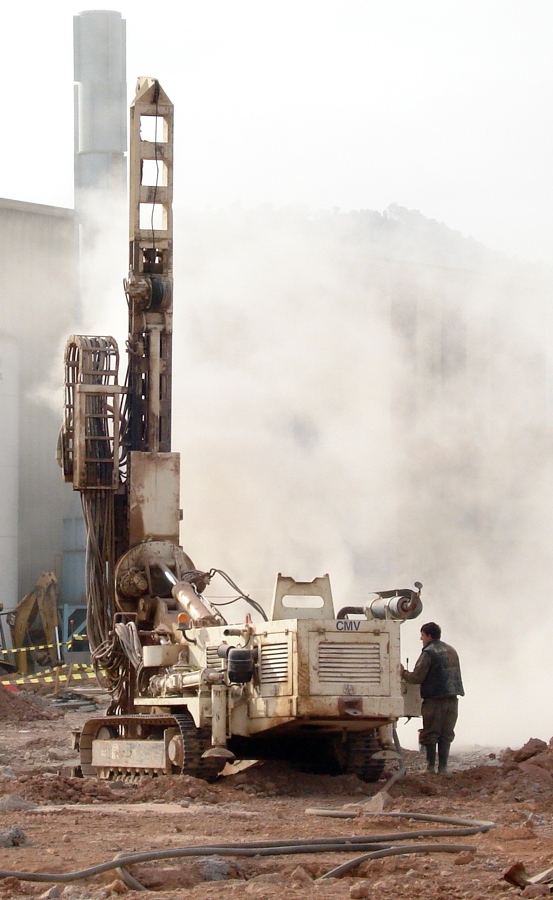 Foto: Micropilotes en Industria de Fst Ingeniería Y Ejecución De ...