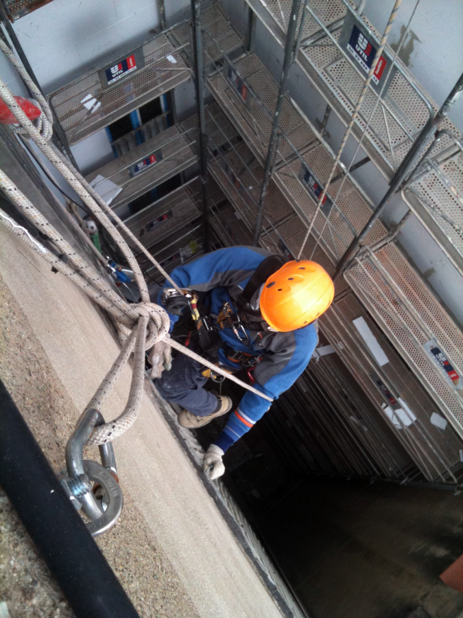 Foto: Montaje Placas Sanwit en Fachada de Reformas Valvertical Sl ...