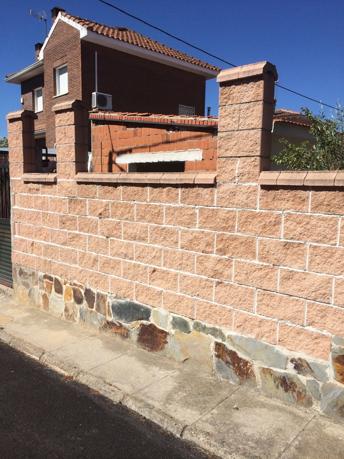 Foto: Muro de Bloques de Cristayl. S.l #617179 - Habitissimo