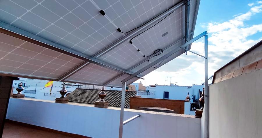 Foto: Energia Solar Fotovoltaica en Azotea con Paneles Risen de Ins ...