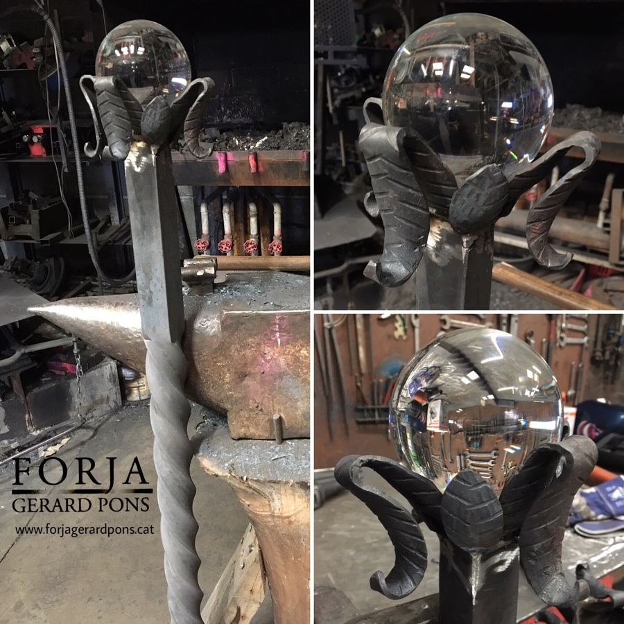 Foto: Pilar Massís Forjat i Torsionat. de Forja Gerard Pons #1617367 ...