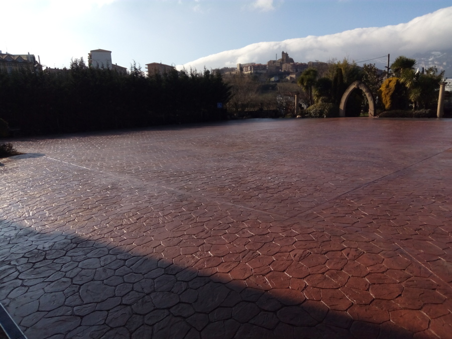 Foto: Hormigón Impreso: Piedra Irregular Color Rojo Vino. de Pavimentos ...