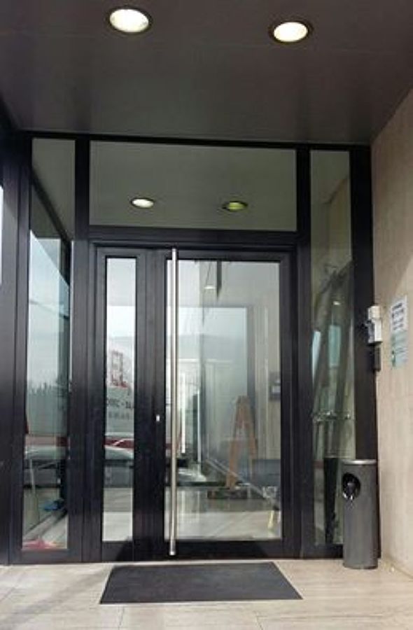 Foto: Porta Principal de Aluminis Llir #2119616 - Habitissimo