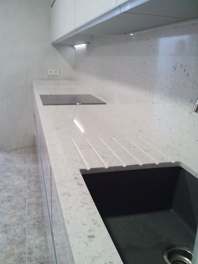 Foto: Encimera de Cocina en Silestone Bianco Rivers de Marmoleria Sa Pedra #817250 - Habitissimo