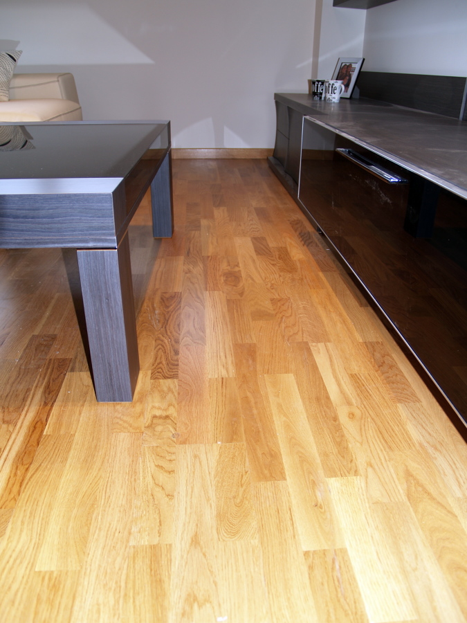 Foto: Tarima Roble 3 Lamas de Parquets Vall De Uxo #178902 - Habitissimo