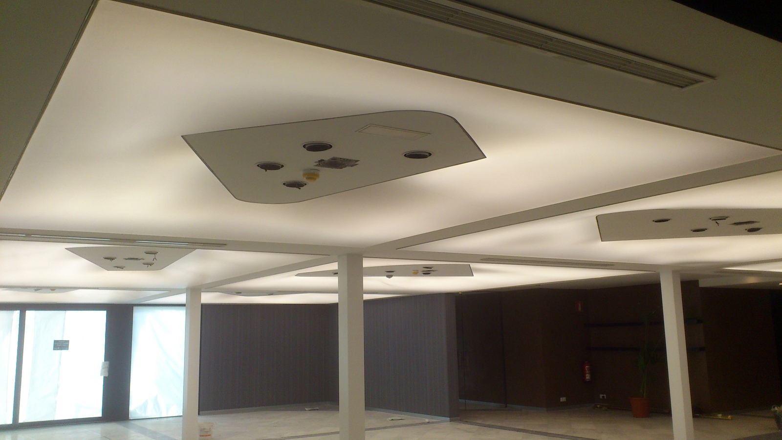 Foto: Techo Tensado Traslucido. de Ek Techos Tensados #344702 - Habitissimo