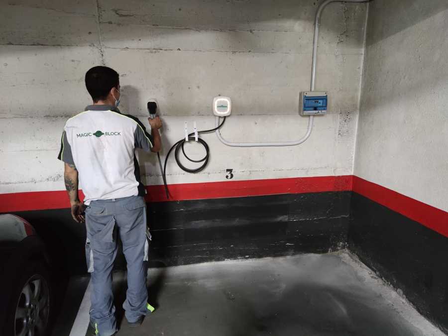 Foto: Instalación Cargador Wallbox en Garaje Comunitario. de Magic ...