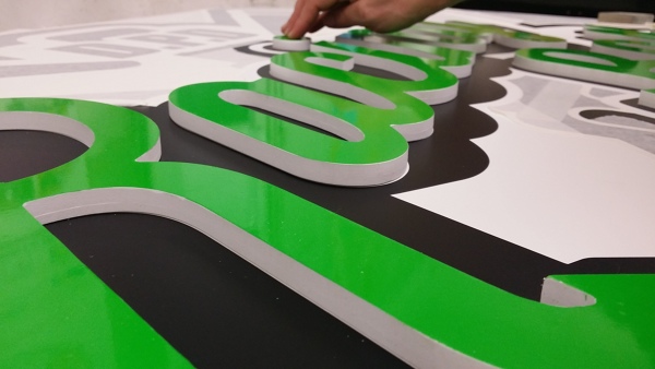 Foto: Rotulo de Pvc con Vinilo de Corte Frontal. de Creative & Design ...