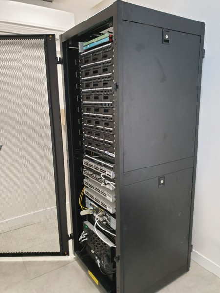 Foto: Racks Comunicaciones de Hecrau Servicios #2532731 - Habitissimo