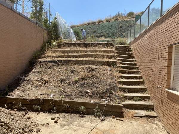 Foto: Tierra en Patio de Fc Construcciones Y Reformas #2733399 ...