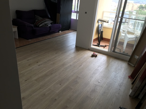 Foto: Colocación de Tarima con Micro Bisel de Carpintería Ángel ...