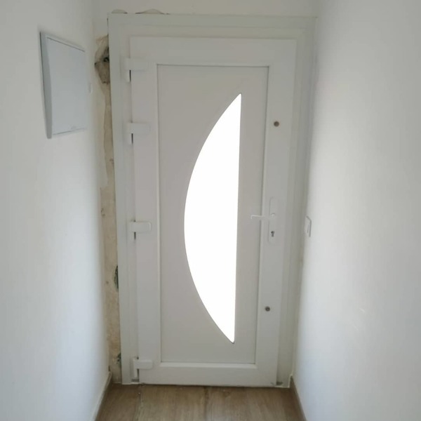 Foto: Puerta de Entrada de Ventanas Fuenlabrada #2471306 - Habitissimo