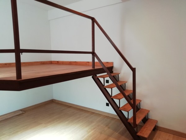 Foto: Construcción a Medida de Altillo de Madera y Hierro de Pintores ...