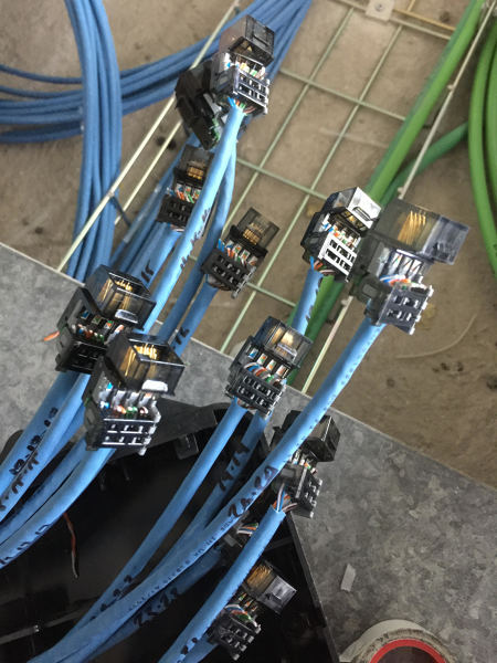 Foto: Conectores Cables de Red de Electricidad Cabrejas López #1930432 ...