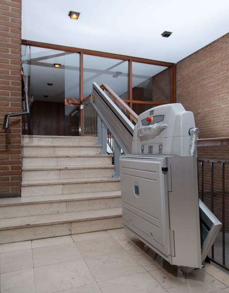Foto: Plataforma Salvaescaleras de Disacc Accesibilidad #1122000 ...