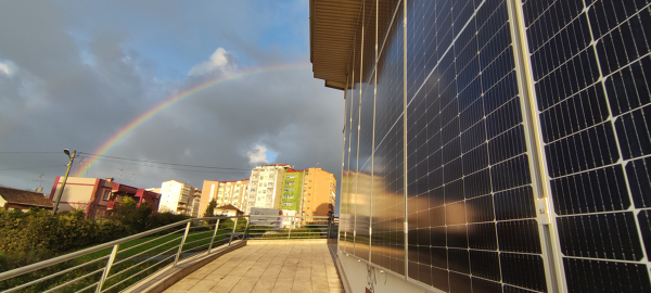 Foto: Paneles Solares en la Fachada de Nuestra Sede de Soltec ...