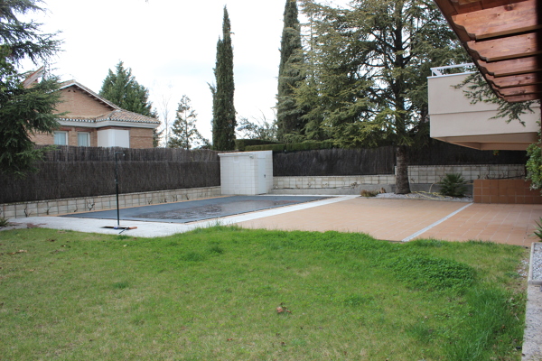 Foto: Solado de Patio Exterior y Murete de Obras, Reformas y Servicios ...