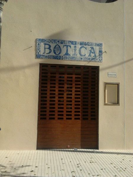 Foto: Cartel Botica de Cerámica Begoña Clemente #1688439 - Habitissimo