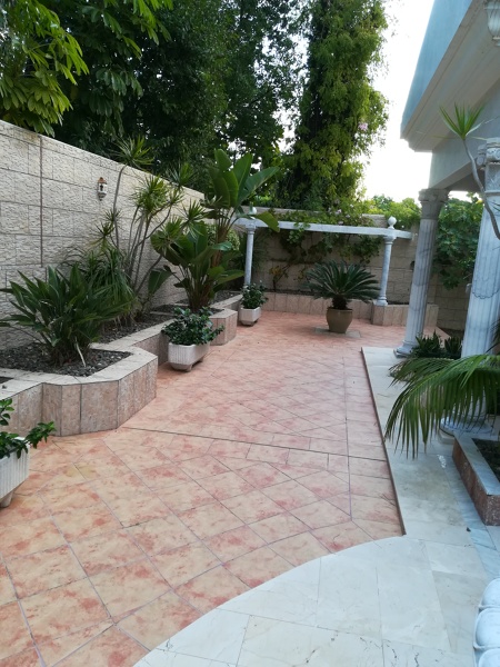 Foto: Solado Exterior Patio de Ricardo Gardens #2046403 - Habitissimo