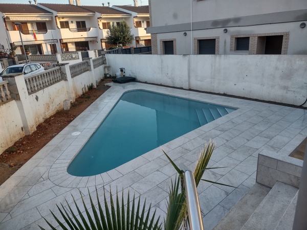 Foto: Piscina Triangular. de Technical Twater #2768529 - Habitissimo