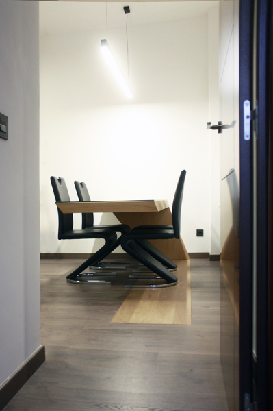 Foto: Mesa de Diseño con Voladizo de GrupoIAS. Servicios Integrales de ...