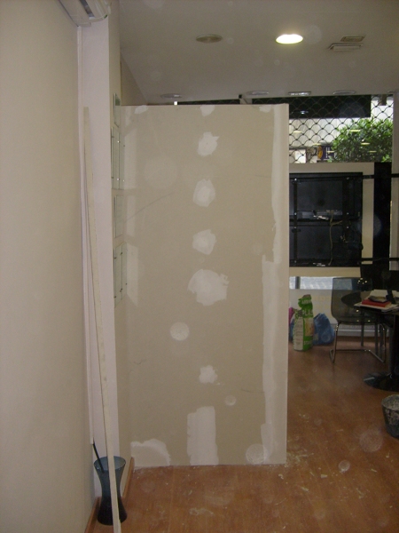 Foto: Pequeña Pared Divisoria en un Negocio de Pladesca #623374 ...