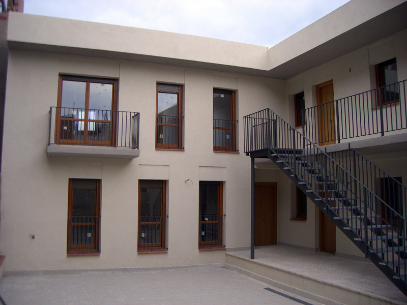 Foto: Pintado de Patio Interior Edificio de Viviendas de Garci-hogar S ...