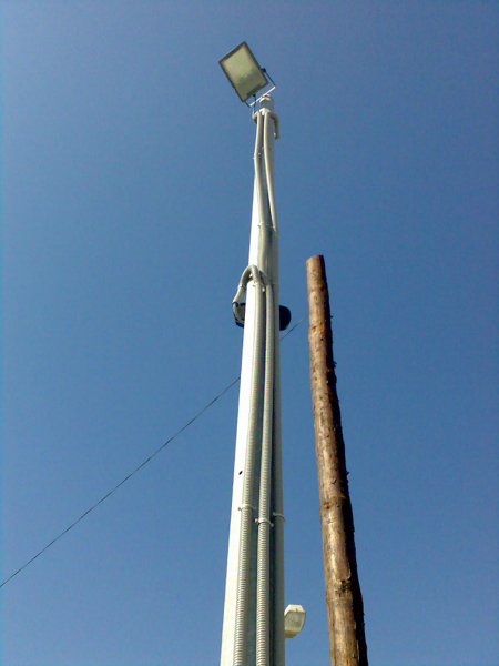 Foto: Poste Metalico Electrificado de Electricidad Jucemar #325002 ...