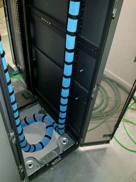 Foto: Trasera Rack Cableado Estructurado Lafarge Holcim de Gyd ...