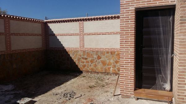 Foto: Proceso Terminación Patio Rústico de Airfoncal Mg #1421230 ...