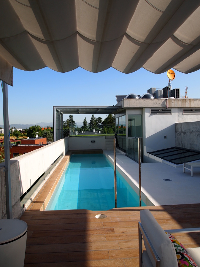 Una Piscina Moderna en una Azotea de Madrid | Ideas Reformas Piscinas