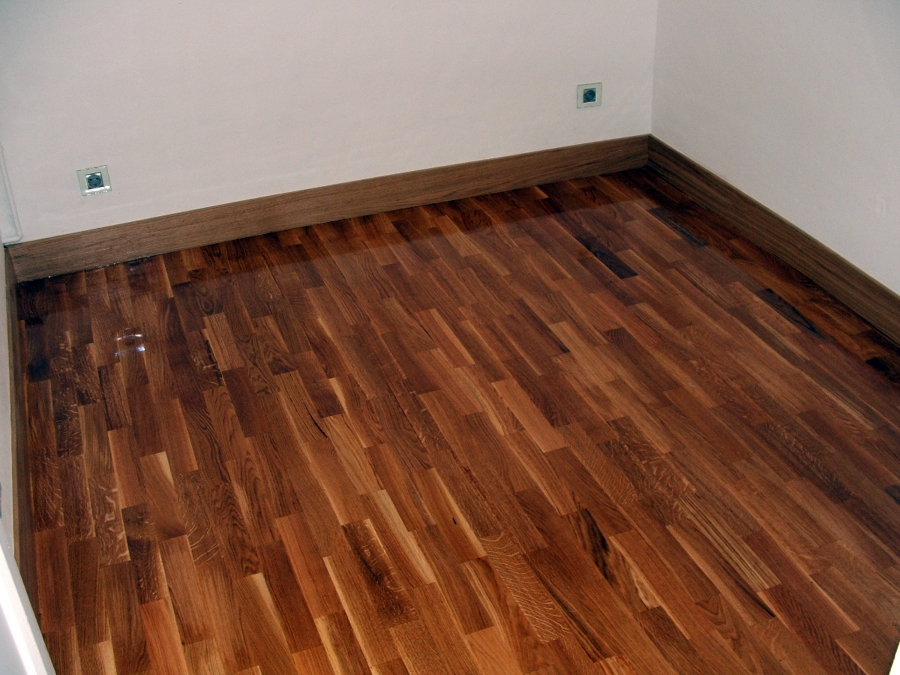 Foto: Colocación de Tablilla de Roble 30 x 6 x 1 Cm Encolado. de ...