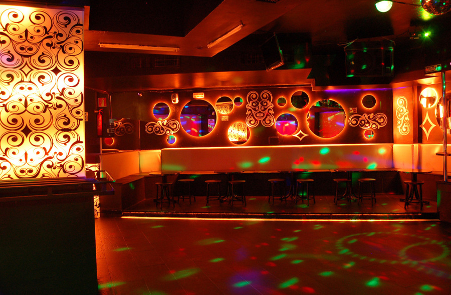 Foto: Discoteca Star Dance de Francisco Silván Arquitectura de Interior ...