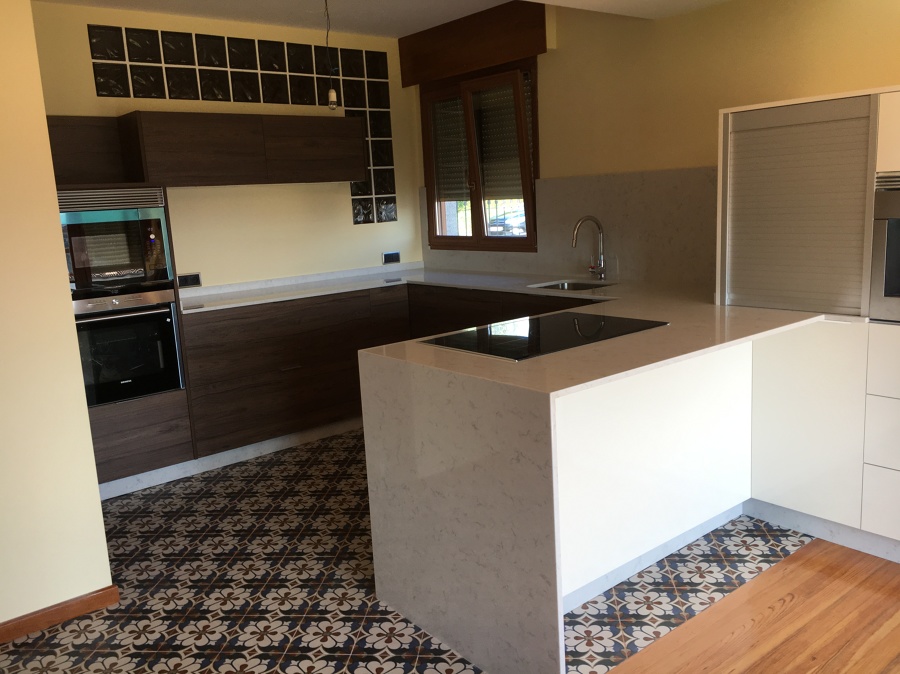 Foto: Diseños Molones. de Comercial Erredos #1386000 - Habitissimo