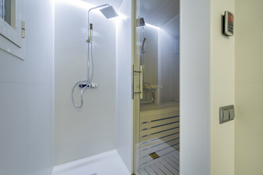 Foto: Ducha con Sauna de MOOMAR ARQUITECTURA #2680367 - Habitissimo