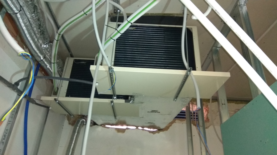 Foto: Exteriores con Bandeja de Condensados de Frioebro #1608721 ... Foto: Exteriores con Bandeja de Condensados de Frioebro #1608721 ...