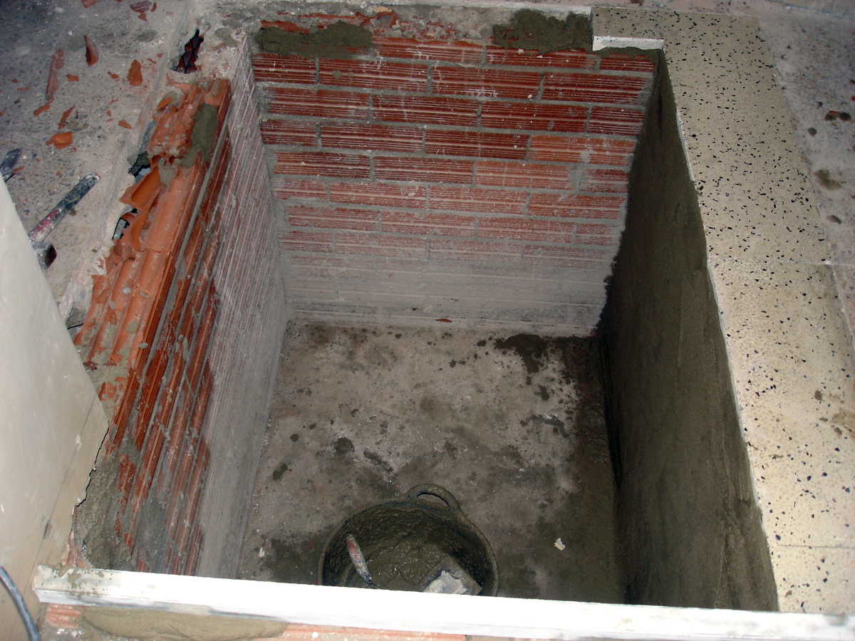 Foto: Foso de Ascensor Inundado de Agua de Abaco Soluciones Técnicas Sl ...