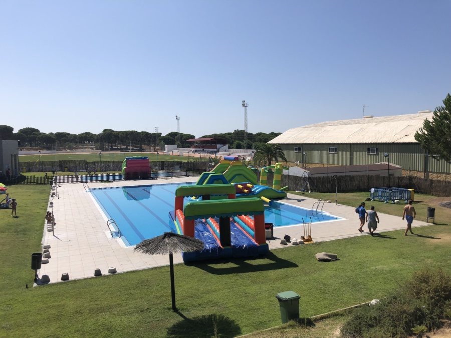 Foto: Piscina con 3 Castillos de Piscinas & Reformas Sevilla #2142036 ...