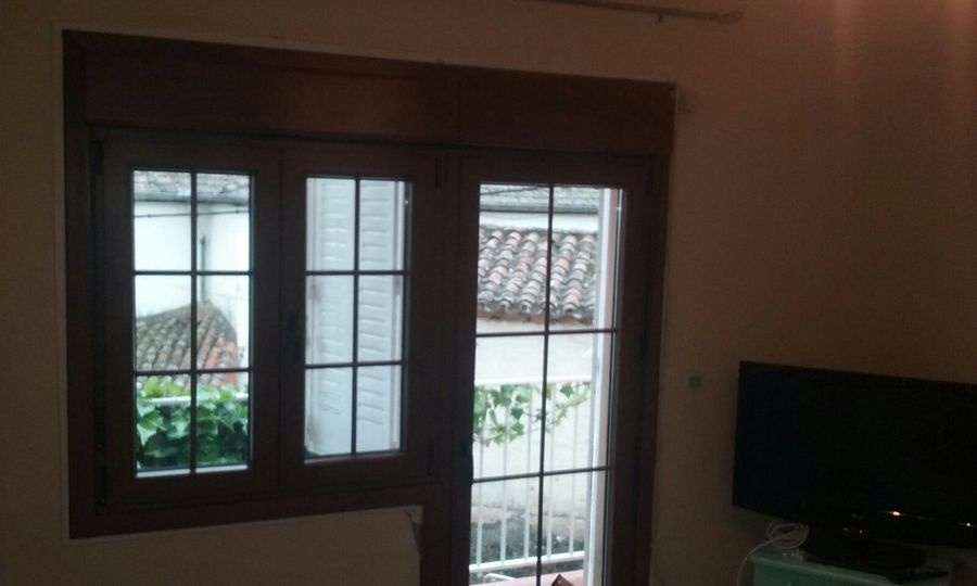 Foto: Puerta Bandera en Golden Oak Persiana y Barrotillo de Ancar ...