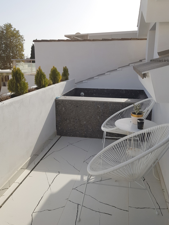 Foto: Terraza -Jacuzzi de Naturema Sl #3355293 - Habitissimo
